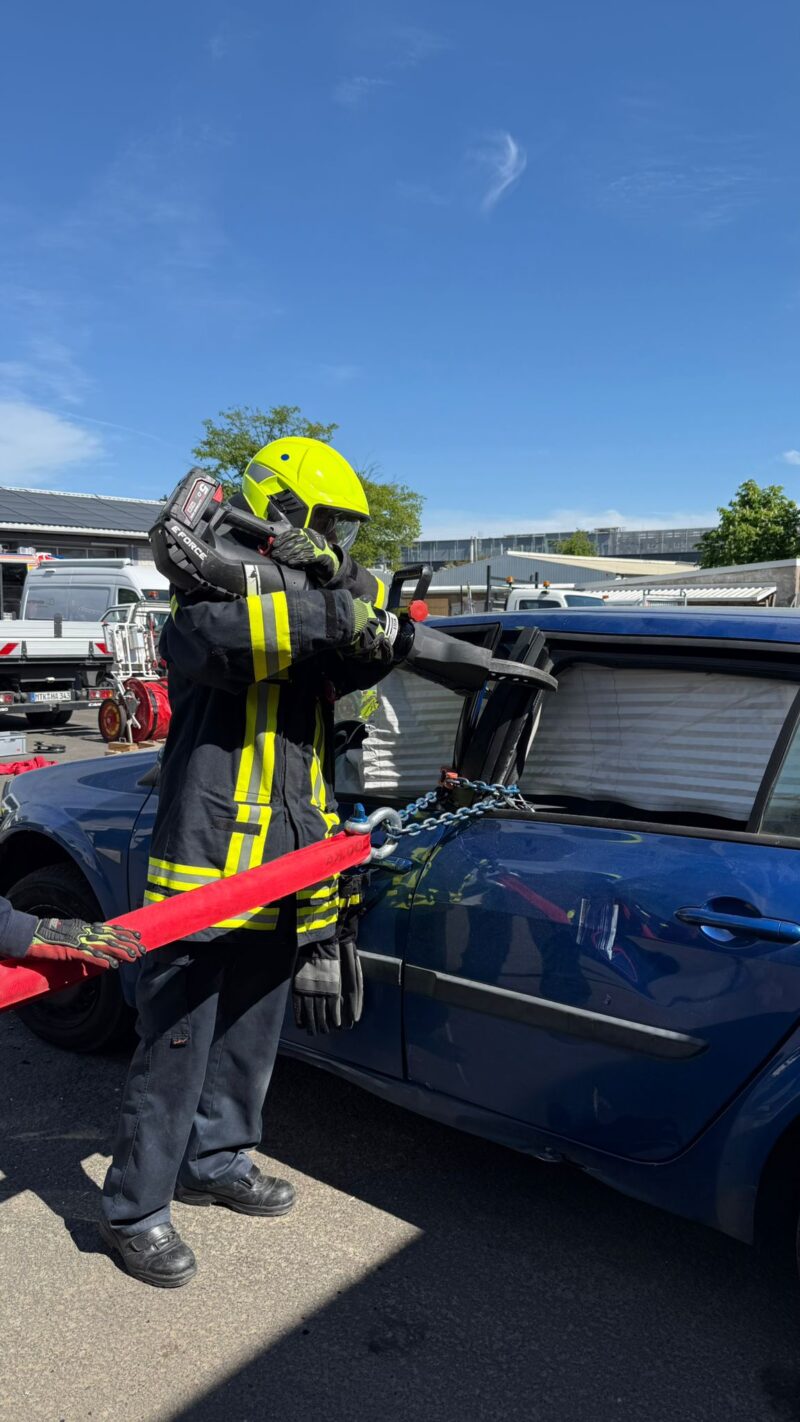 Schulung zur technischen Hilfeleistung: Sicherer Umgang mit ...